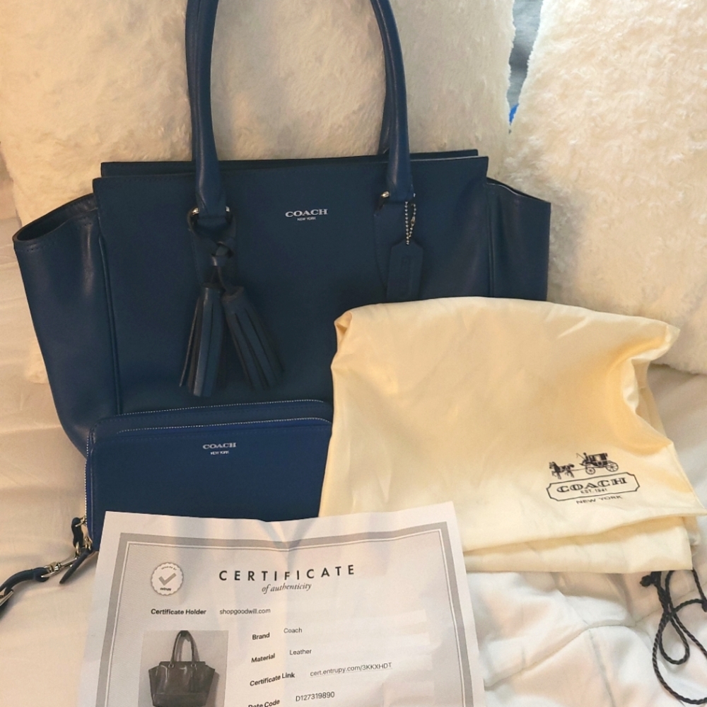 Authentic Coach Candace Carryall With Wallet - Gem